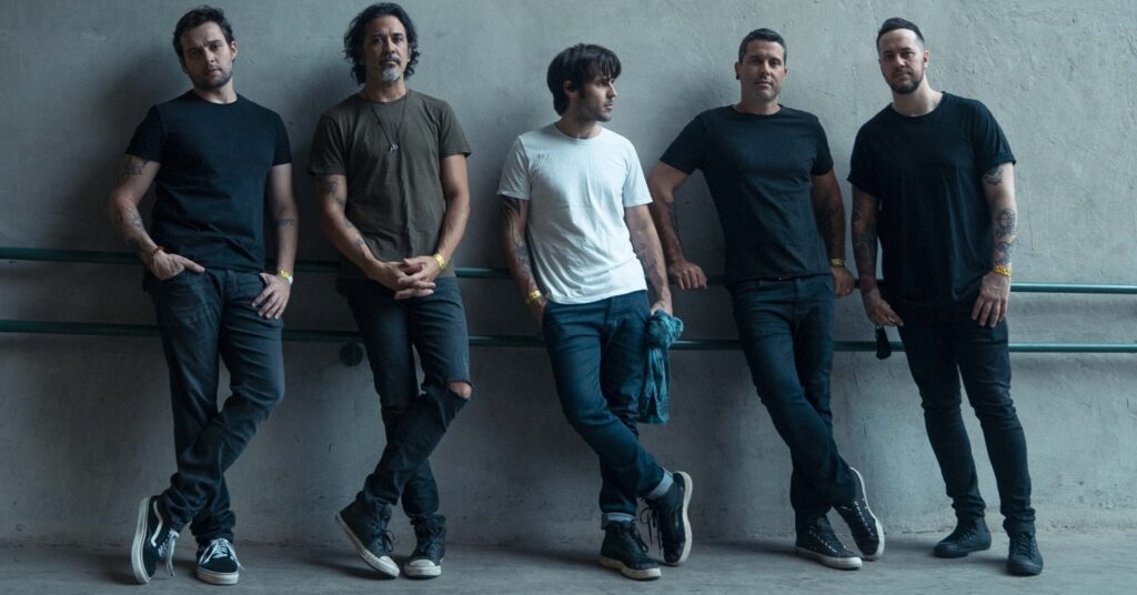 Ego Kill Talent vai além no novo álbum "The Dance Between Extremes"