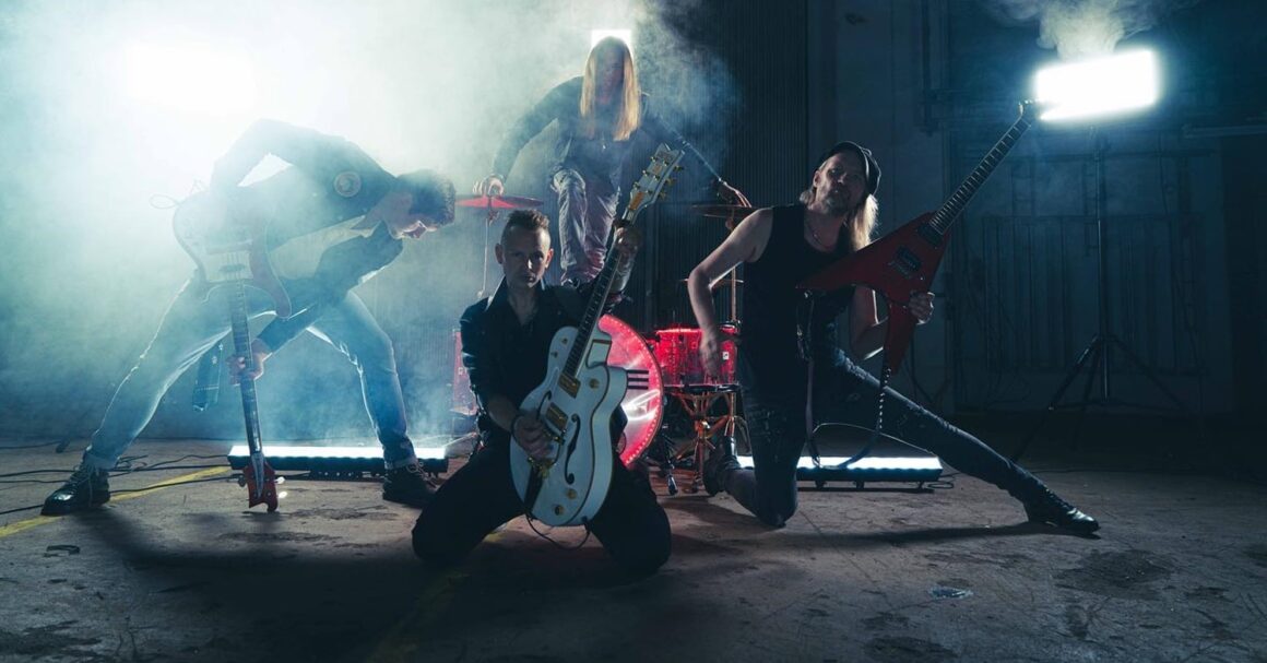 Eclipse anuncia o álbum "Wired" e lança a música inédita "Bite the Bullet"