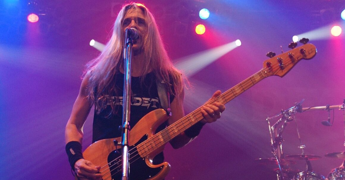 James LoMenzo volta para o Megadeth como baixista de turnê