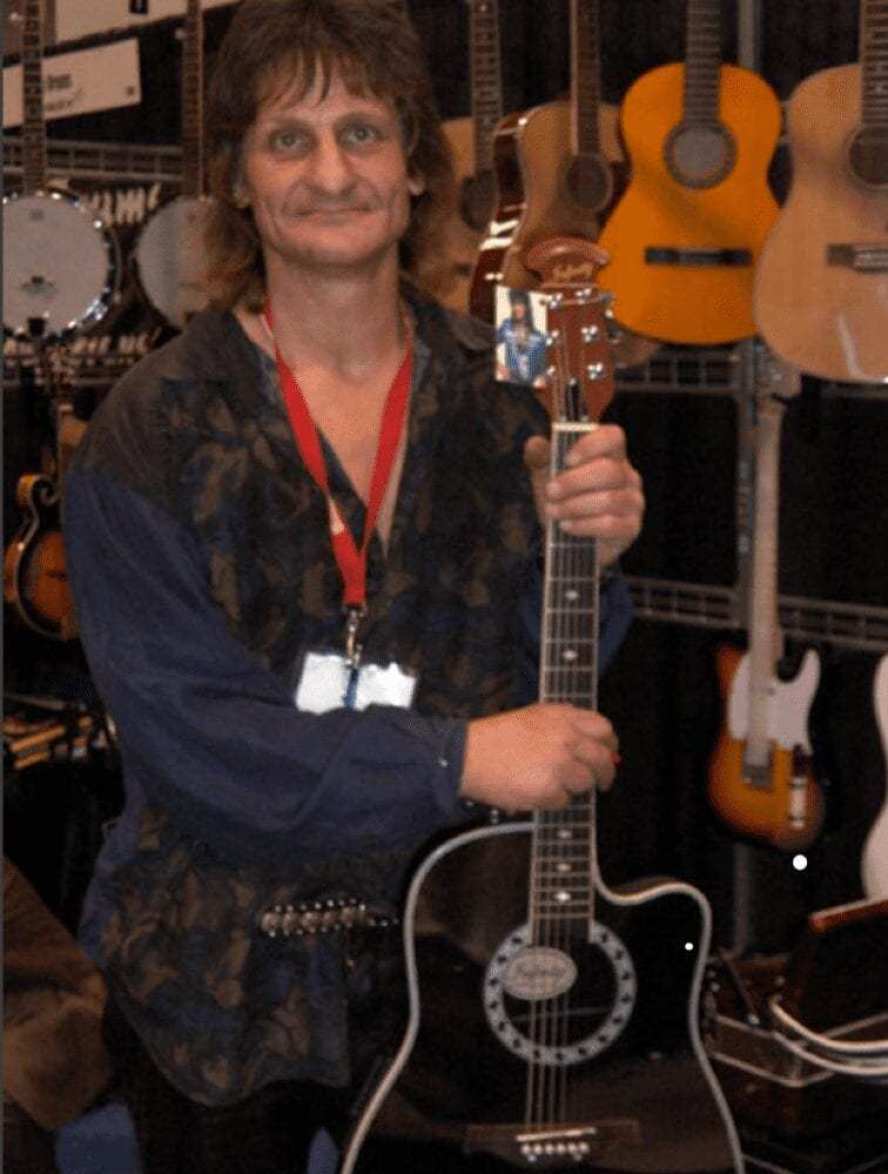 Mark St. John e a morte do ex-Kiss, espancado na prisão