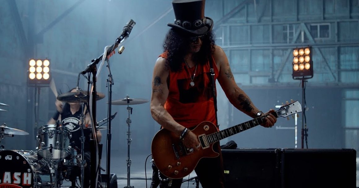 Slash revela como e por que começou a usar cartola