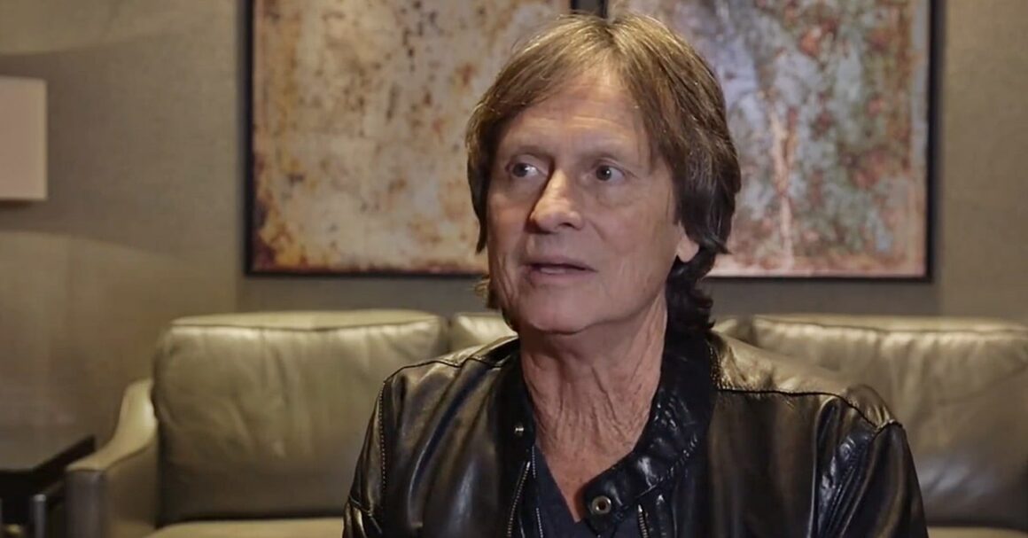 Brett Tuggle, tecladista do Fleetwood Mac e David Lee Roth, morre aos ...