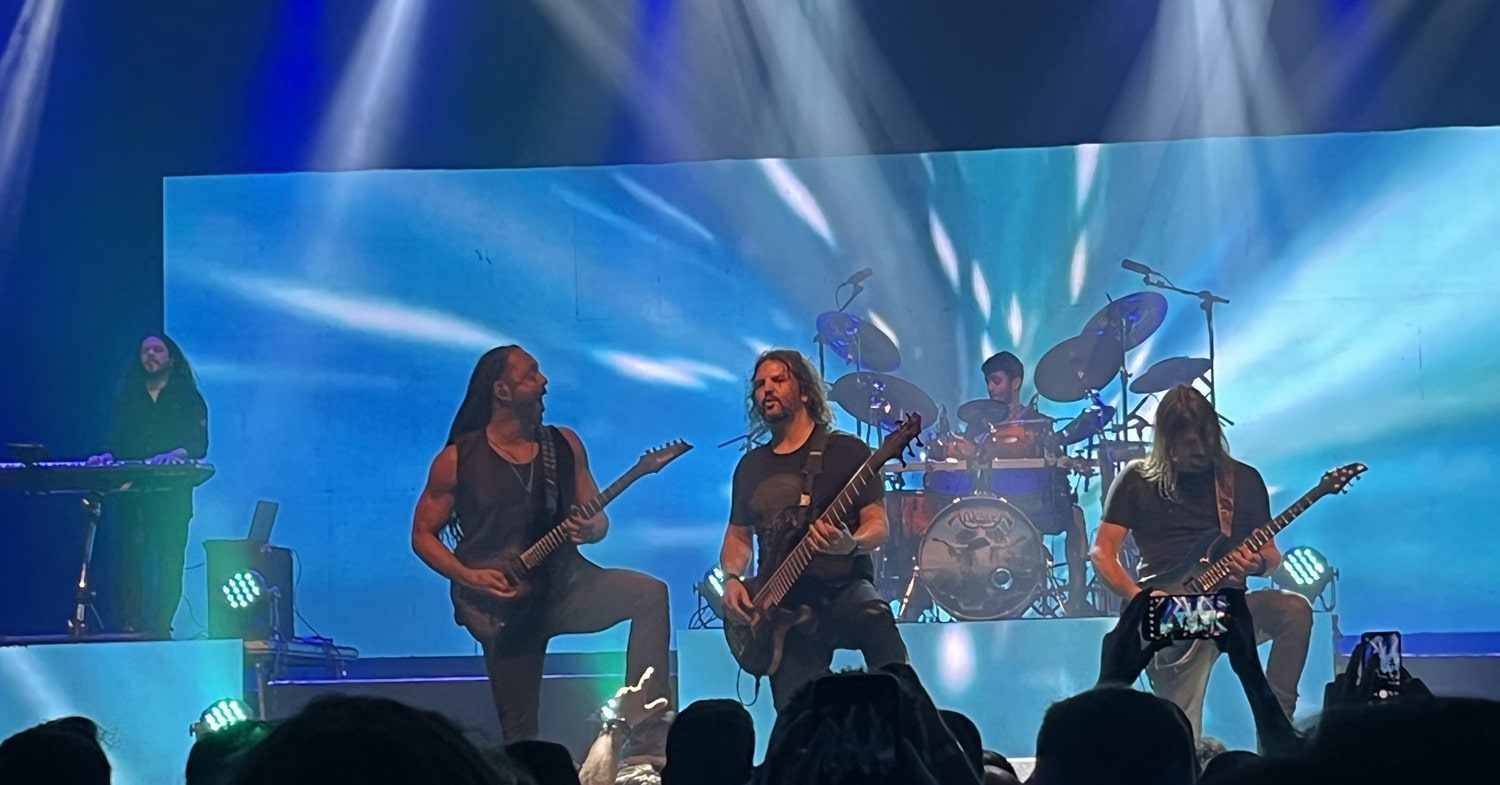 Angra celebra 20 anos de “Rebirth” com show afiado em São Paulo