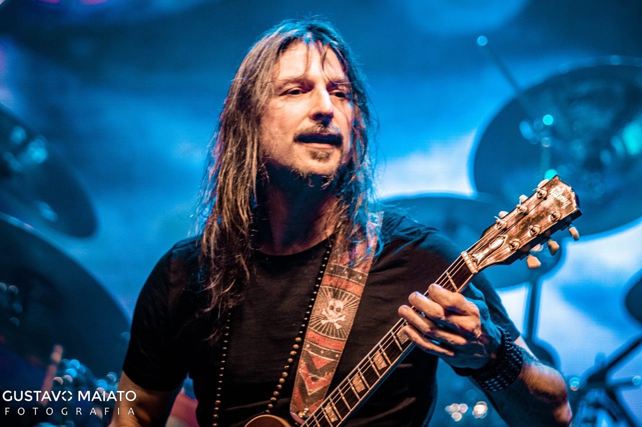 Angra traz festejos de 20 anos de “Rebirth” para o Rio de Janeiro