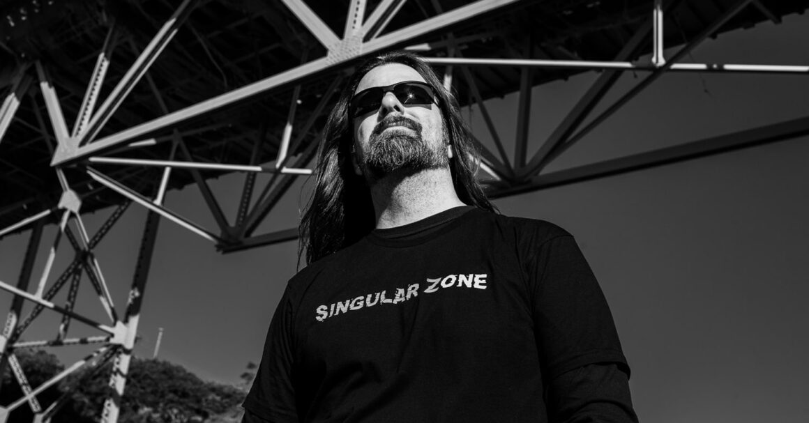 Singular Zone lança a música “Riots”, com Björn Strid e Aquiles Priester