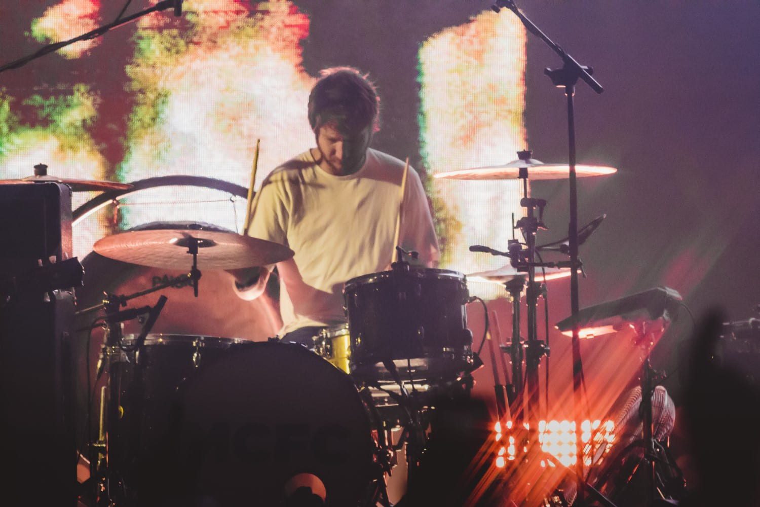 Liam Gallagher abraça classic rock com show certeiro em SP