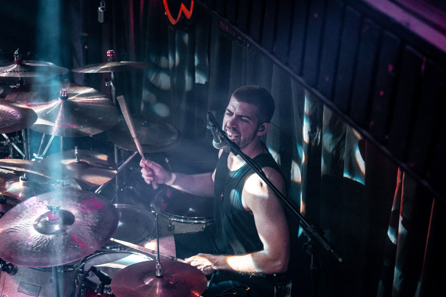 Eric Martin passeia pela carreira do Mr. Big durante show em SP