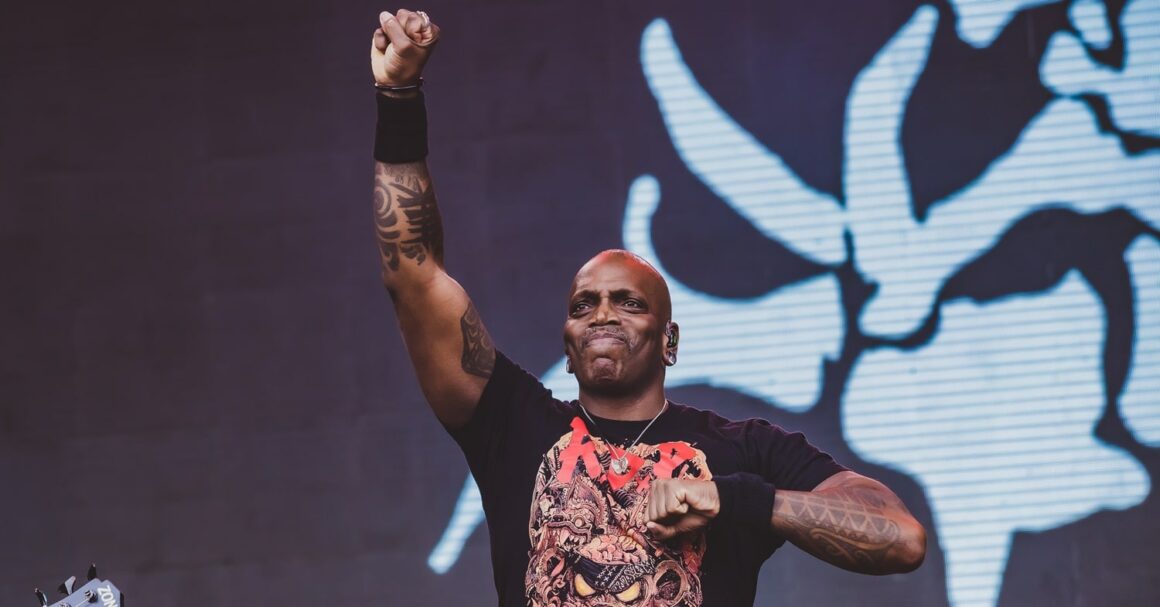 Derrick Green tenta colocar balada em próximo álbum do Sepultura