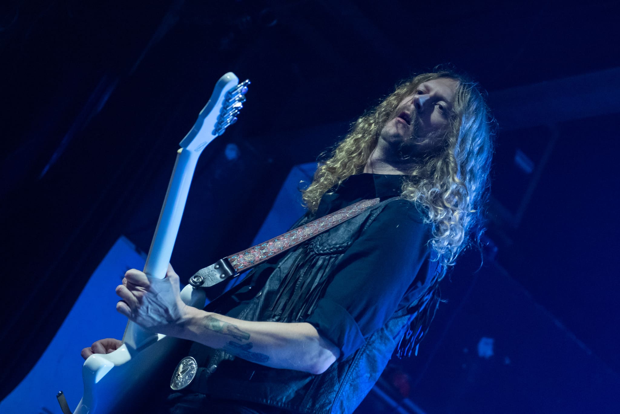 Lucifer faz show curto e certeiro em São Paulo