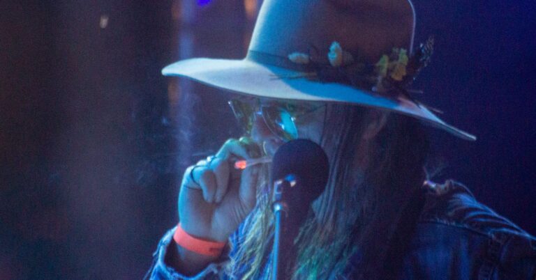 The Brian Jonestown Massacre faz belo show em Brasília mesmo sem ...