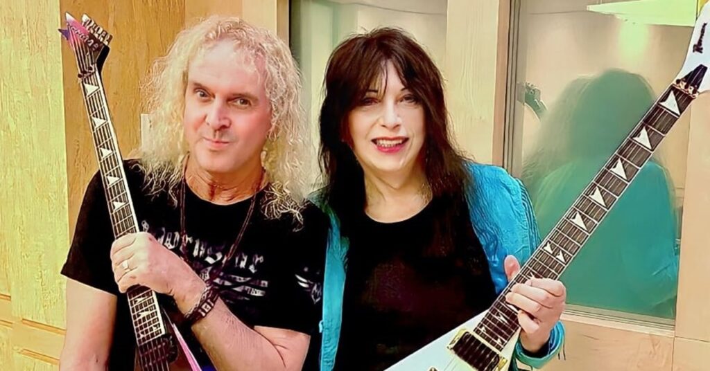 Vinnie Vincent apresenta o vocalista Scott Board e mostra novo álbum a fãs