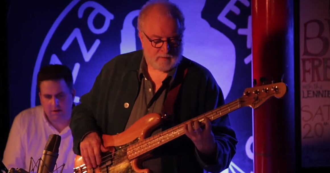 Morre Mo Foster, baixista de Jeff Beck, Brian May, Gary Moore e mais