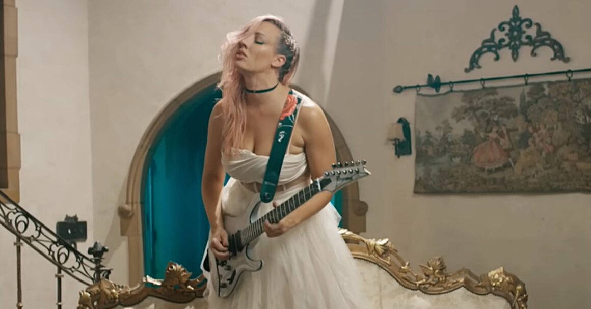 O álbum do Dream Theater que é o “porto seguro” de Nita Strauss