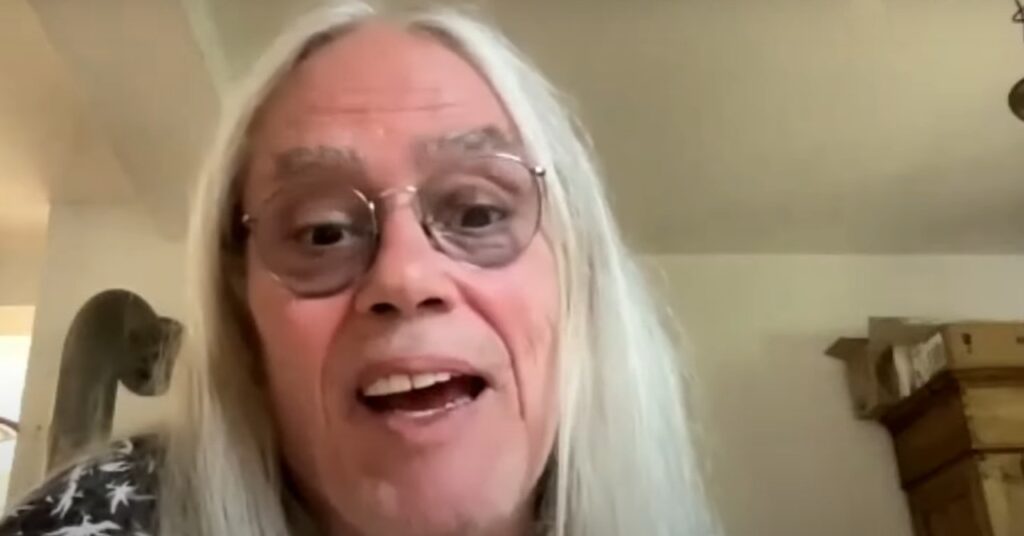 Bandas como Van Halen e Mötley Crüe estragaram o rock, diz Tony Carey