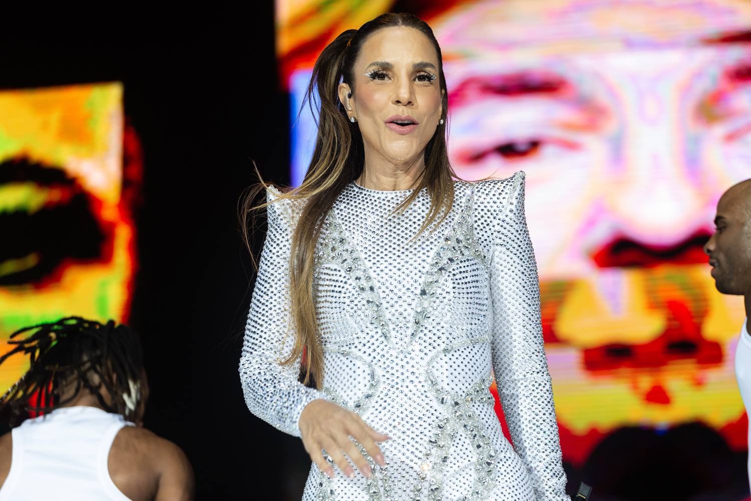 Rod Stewart e Ivete Sangalo combinam diferentes mundos pop em SP