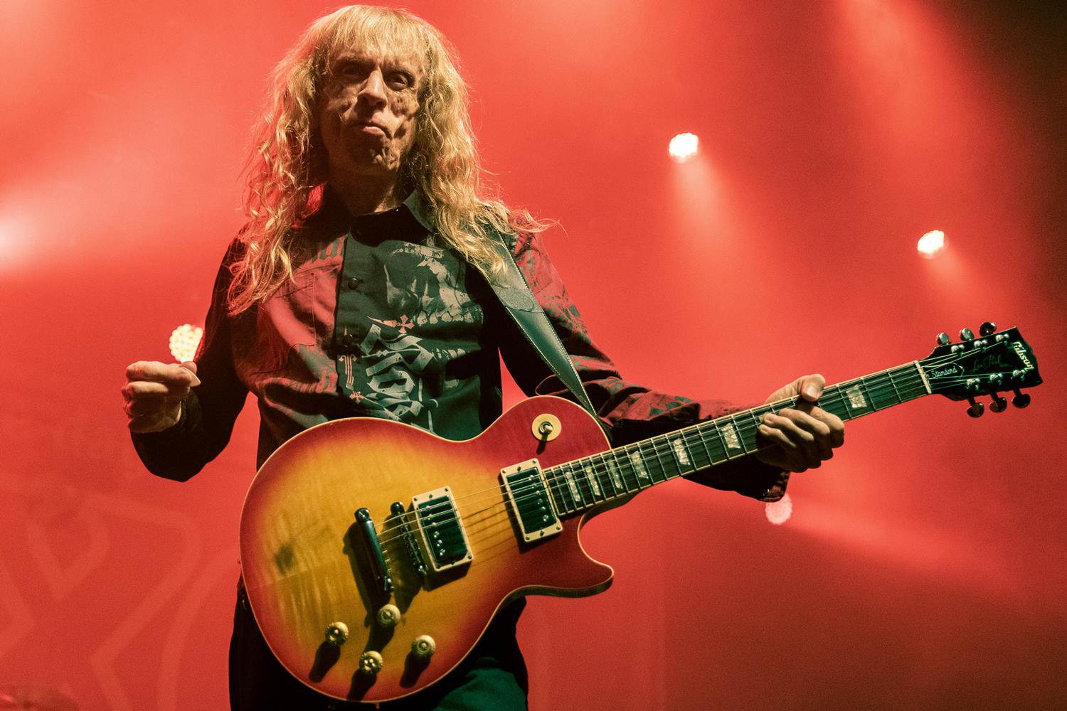 Saxon leva magia do heavy metal para o palco do Tokio Marine Hall