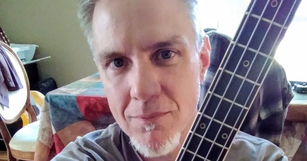 Ex-Metallica, Ron McGovney pede doações para filha que perdeu tudo em ...